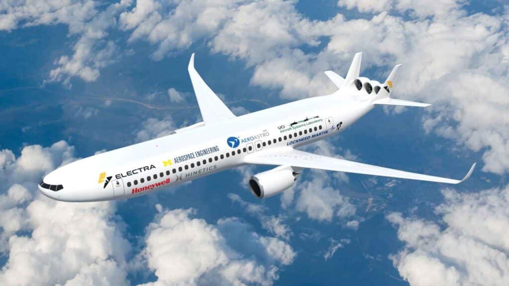 Este avión comercial turbofan con ventiladores en cola usa el fuselaje ...